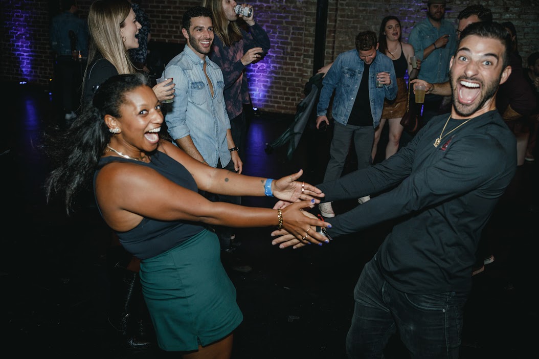 How To Organize A New Year's Eve Party - Brickroom LA